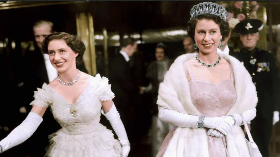 4/6 Zlom v tradici - Ve jménu koruny | Česká televize