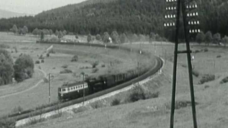 Pozor! Vlak - Archiv ČT24 | Česká televize