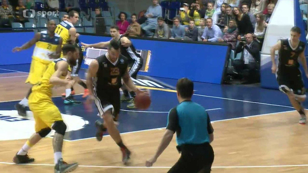 EWE Baskets Oldeburg - ČEZ Basketbal Nymburk - EuroCup v basketbalu ...