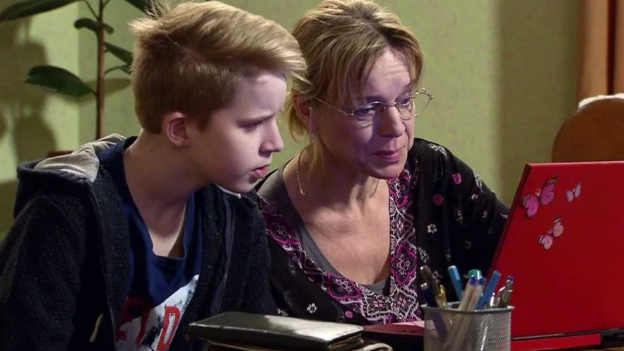 Kyberšikana - Nauč tetu na netu | Česká televize