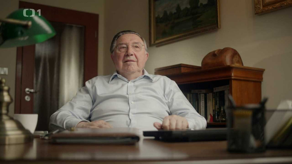 1/20 Pád aneb Lorencova legenda - StB: Přísně tajné! | Česká televize