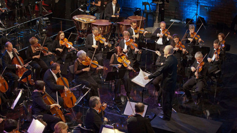 Schumann v přístavní hale Pier 2 - iVysílání | Česká televize