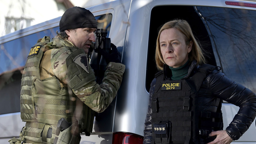 3/12 Snadné cíle - Stíny v mlze | Česká televize