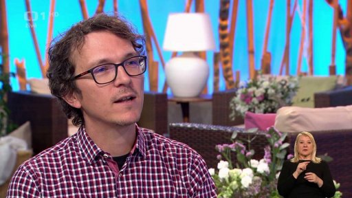 Kulturní tipy - Petr Adámek - 20. května - Sama doma | Česká televize