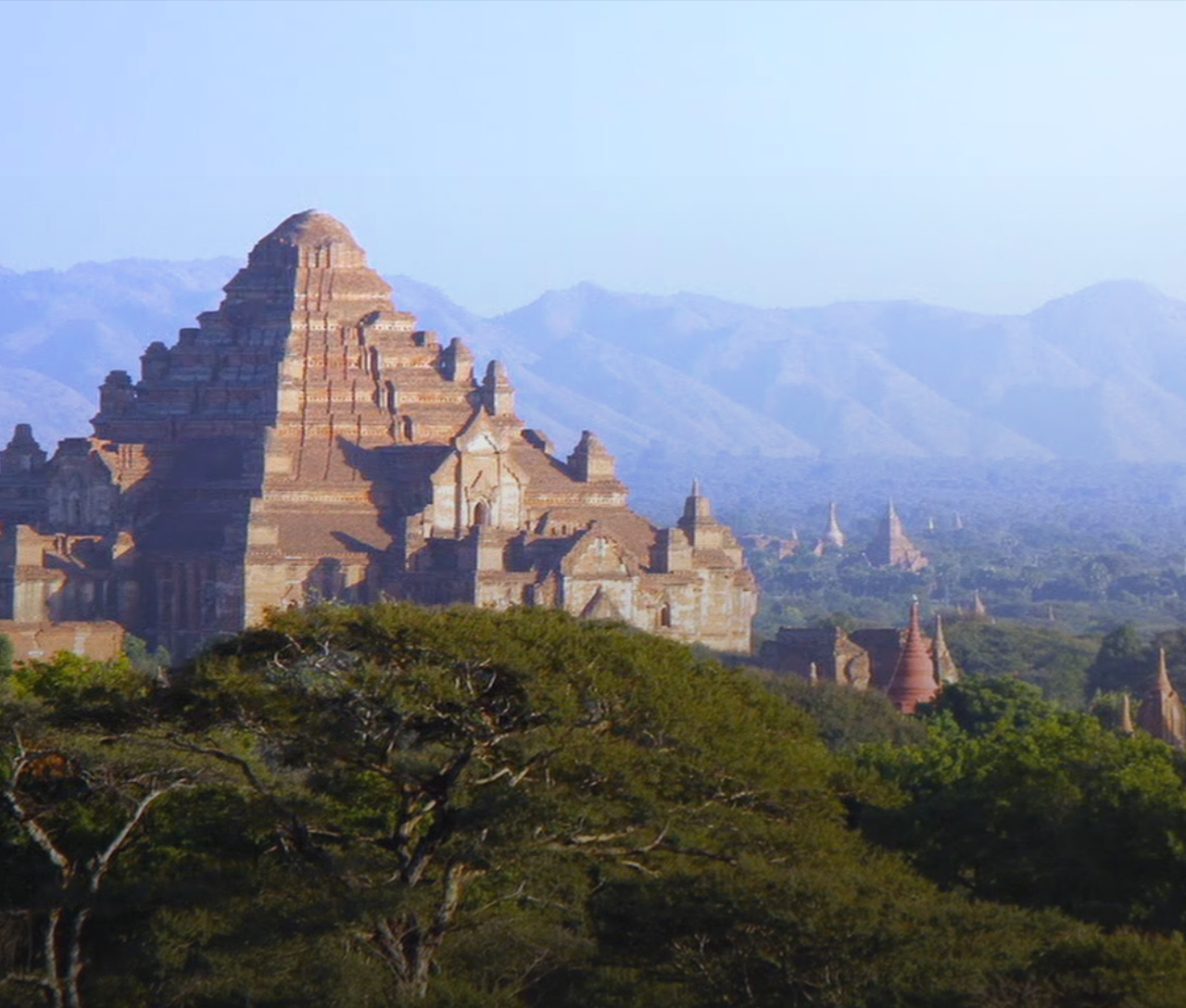 Pugam, město tisíců chrámů - iVysílání | Česká televize